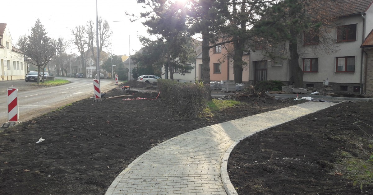 Oprava chodníku ulice Tyršova a stavba nového v ulici Pod Vinohrady | Slavkov u Brna